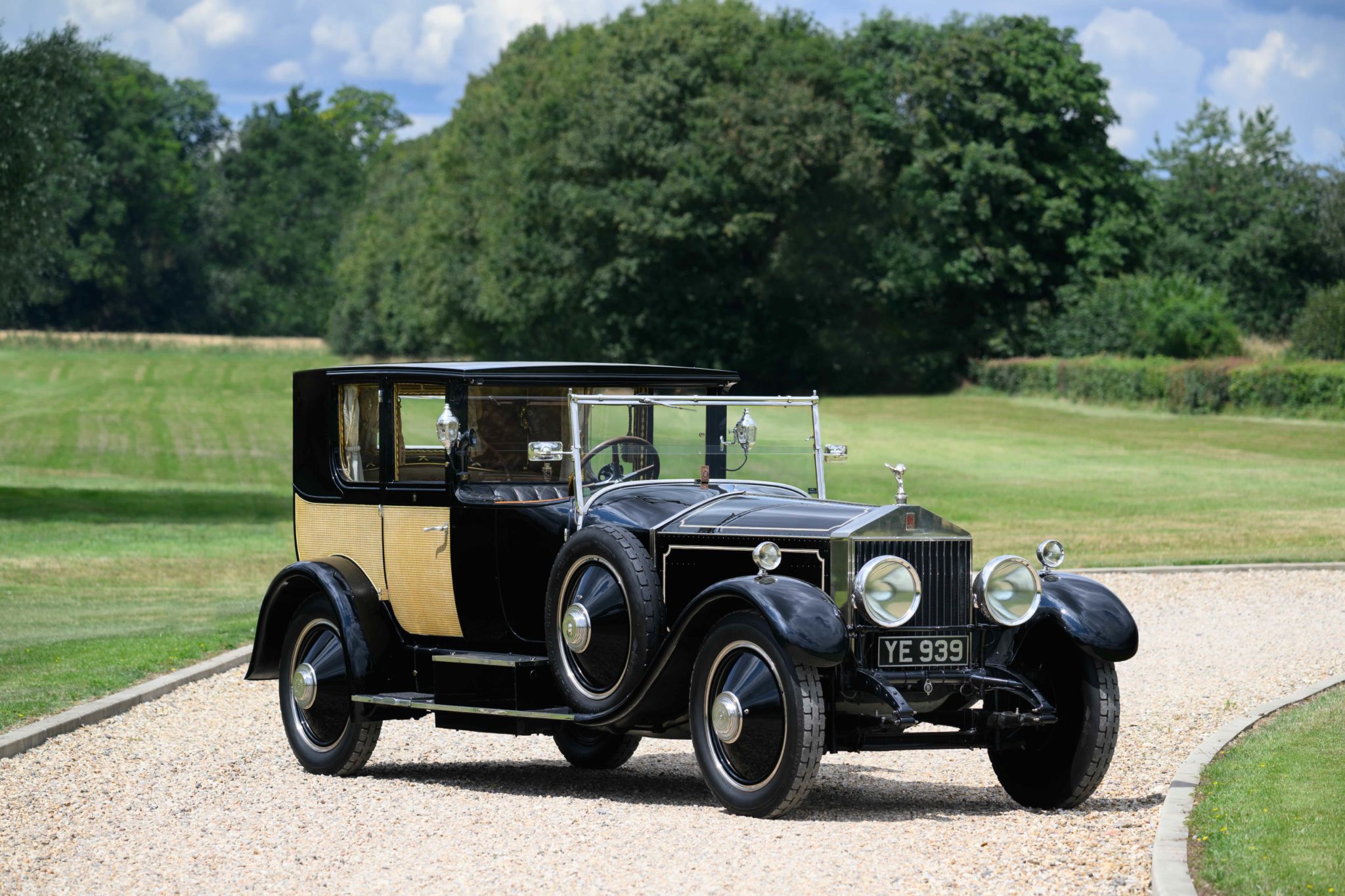 'The Phantom of Love': World's Most Romantic Rolls-Royce to Star at ...